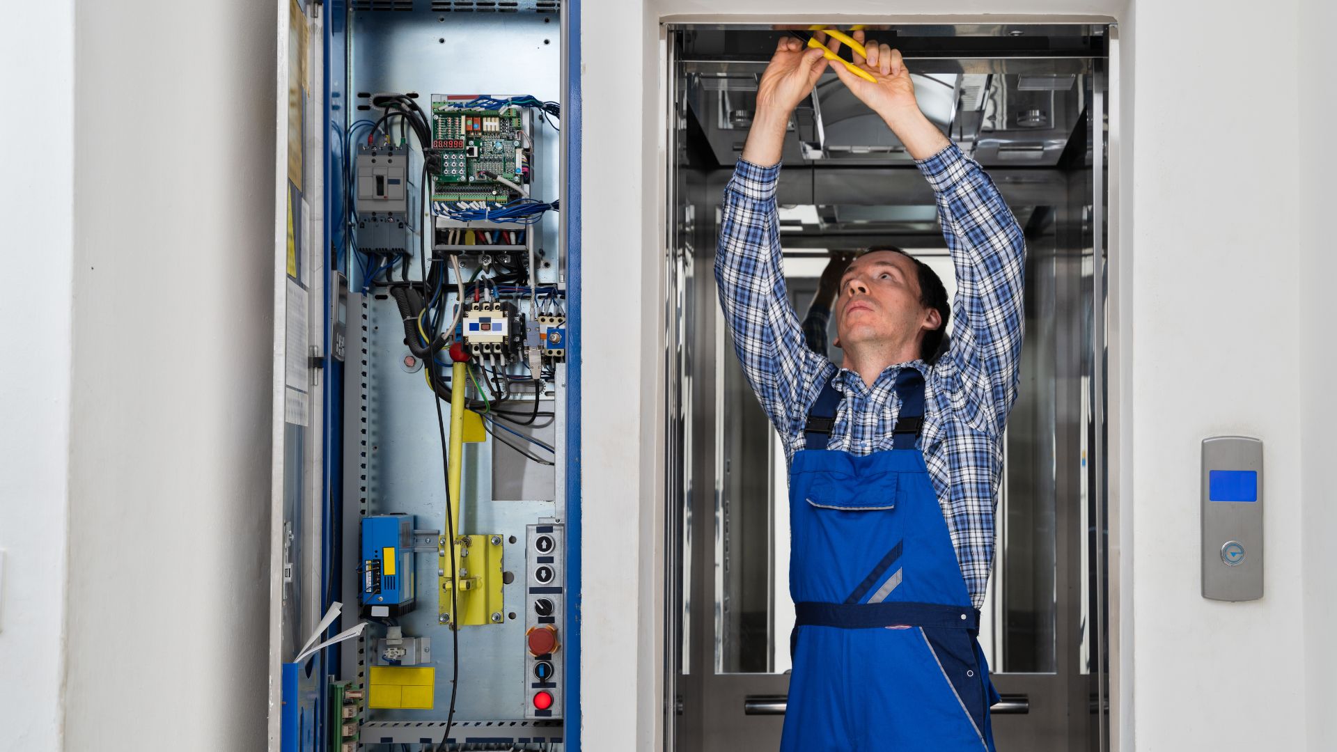 Manteminiento - Elevadores Hosting Wells